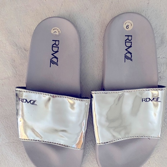 RDV | Shoes | Metallic Silver Slides | Poshmark